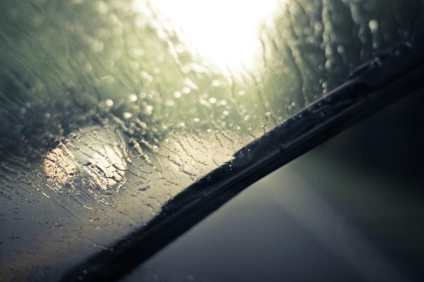 3 useful tips to keep your windshield in its top shape - Philippines