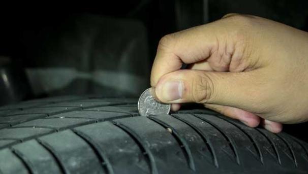Do You Know This Clever Trick Using A P1 Coin To Check Your Car s Tread do-you-know-this-clever-trick-using-a-p1-coin-to-check-your-car-s-tread