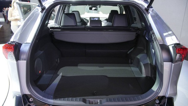 Next-gen Toyota RAV4 2019 shows New York a complete makeover