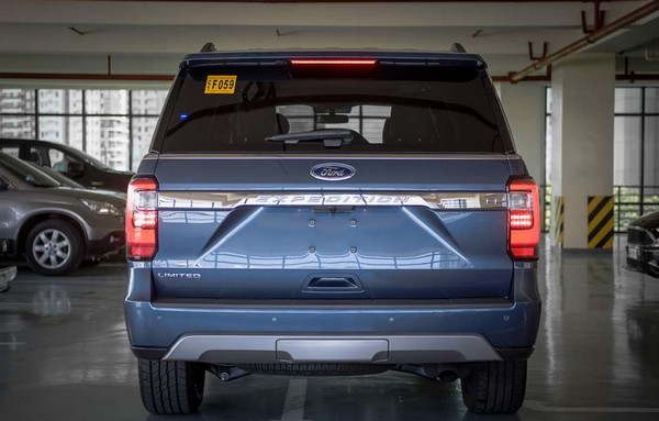 First look at the king-sized PH-spec Ford Expedition EL 2018