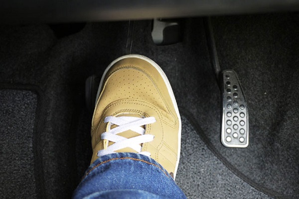 3 simple tips to avoid mistakenly pressing the gas pedal