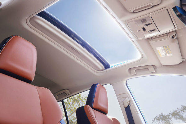 Moonroof vs Sunroof: What is the difference? - Philippines
