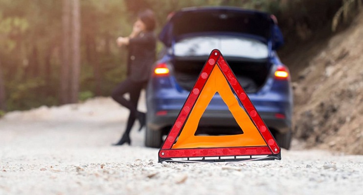 Essential items to pack in your car emergency kit for summer roadtrip ...