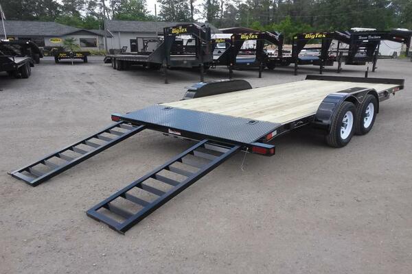 Attach a car onto a trailer in 9 easy steps