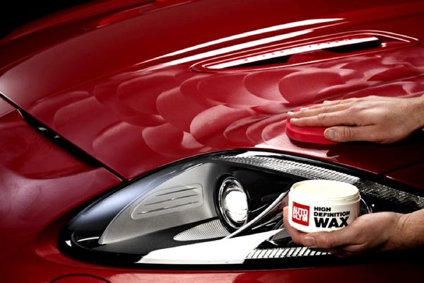 Can you tell the differences between car polishing and waxing?