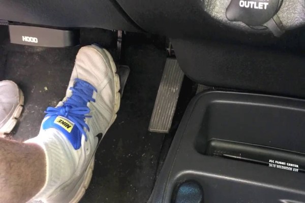 Safety tips: How to drive when your car brakes are malfunctioned