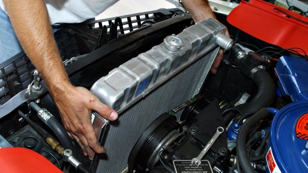 Basic care tips for car radiator that every driver should know