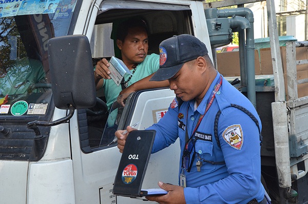 6 tips to identify a fake traffic enforcer in the Philippines