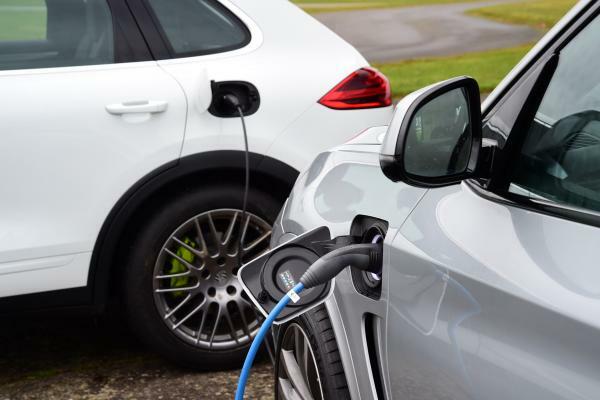 What is a hybrid car and what should i know about it