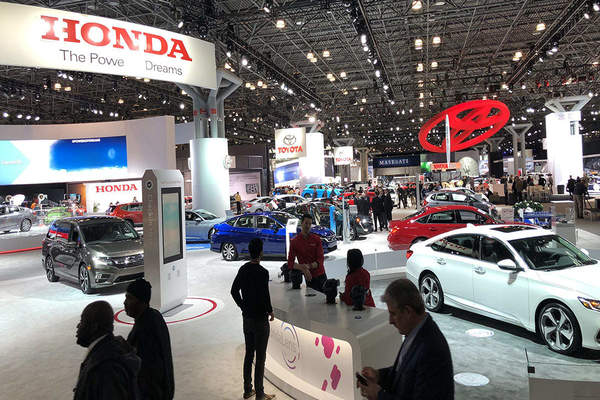 What you should do when going to an auto show?