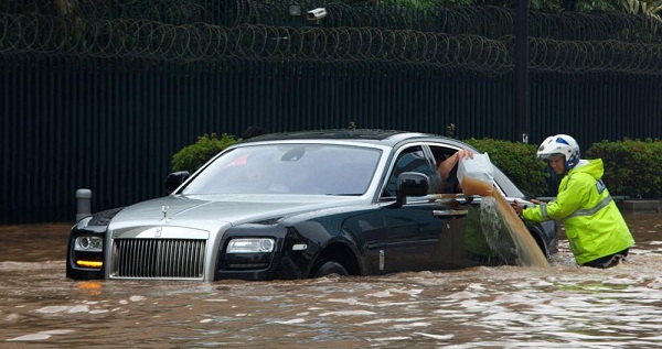 Causes of water-damaged engine and tips to protect your car