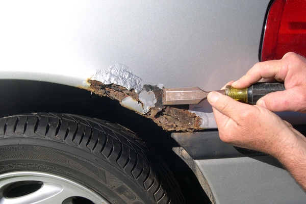How to prevent rust on your car during rainy seasons