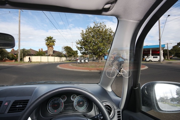 Blind spot detection and warning system: Better to know!