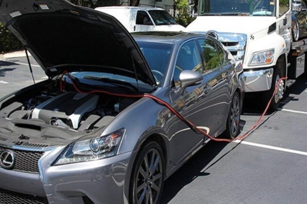 Car essentials: Jumper cables need to be in your car trunk