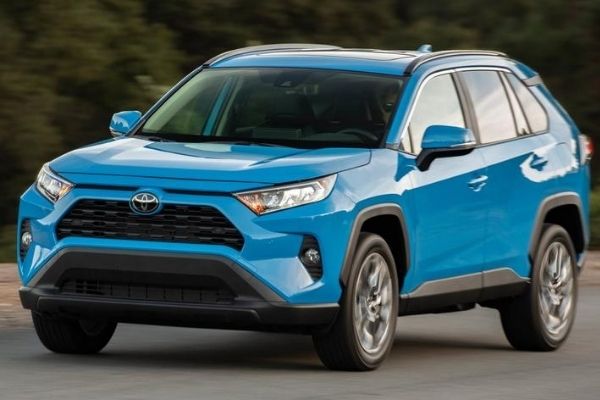 The dilemma between the Corolla Cross and the RAV4