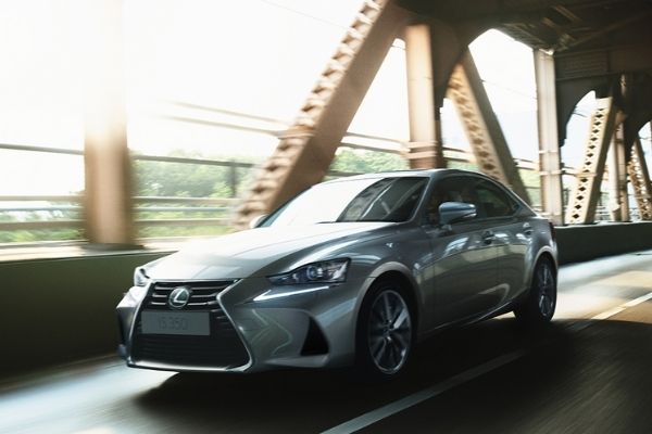 Lexus IS 350 2025 PH: Price & Specs