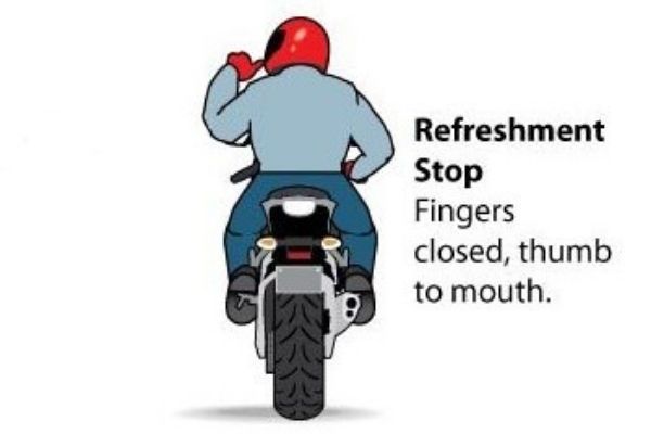 Motorcycle hand signs every driver should know [Newbie Guide]