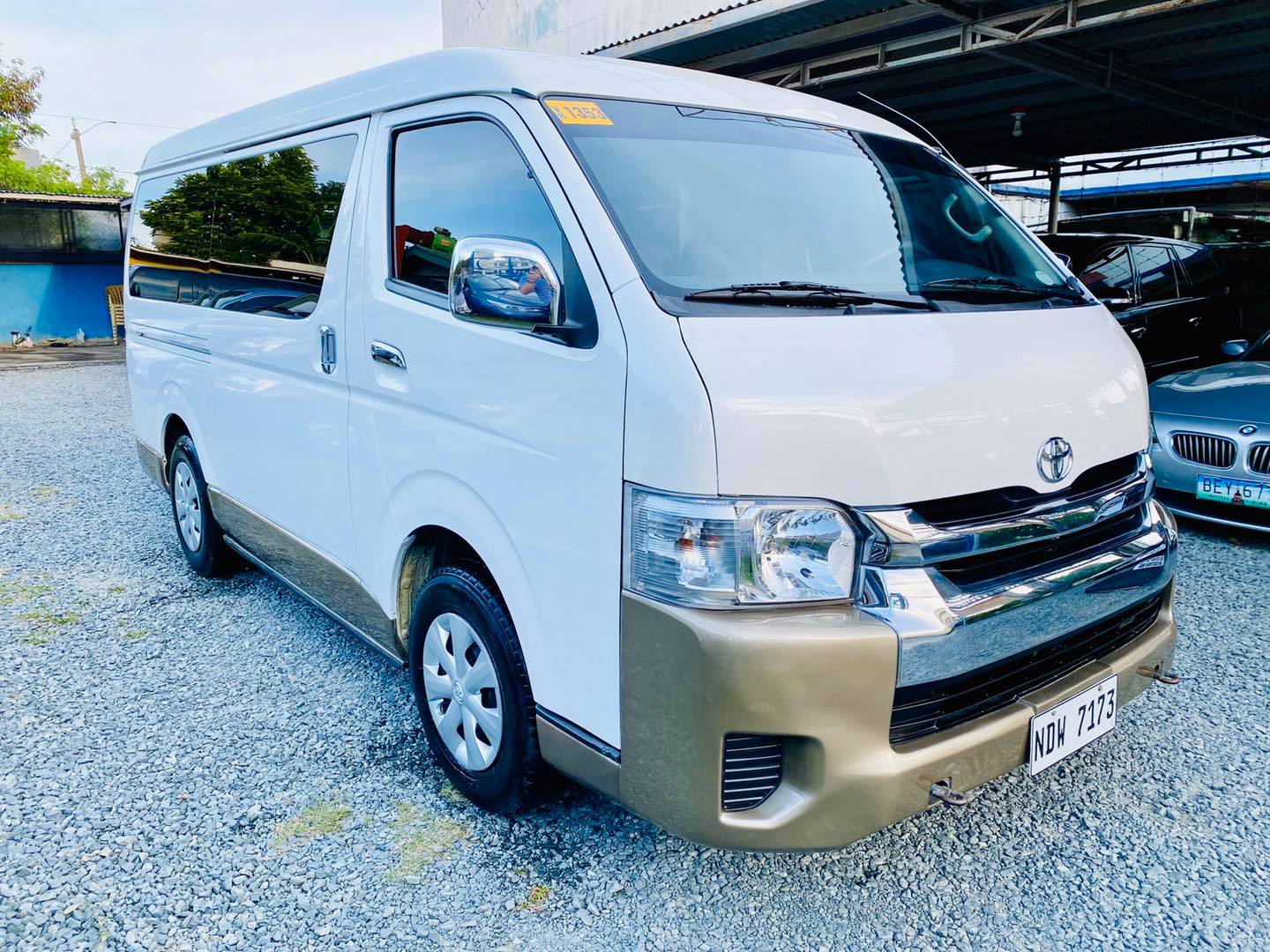 Buy Used Toyota Hiace 2016 for sale only ₱990000 - ID783497