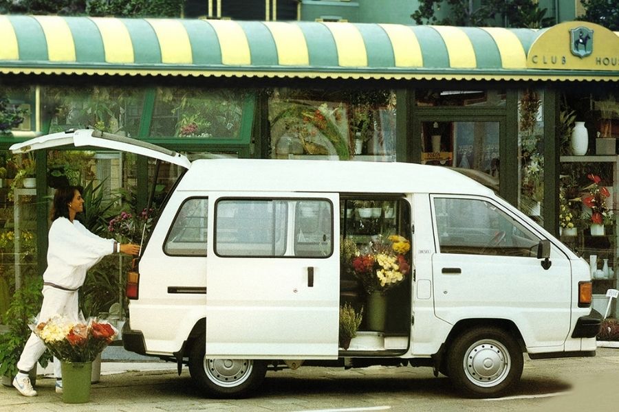 Toyota LiteAce: a simple but reliable people carrier