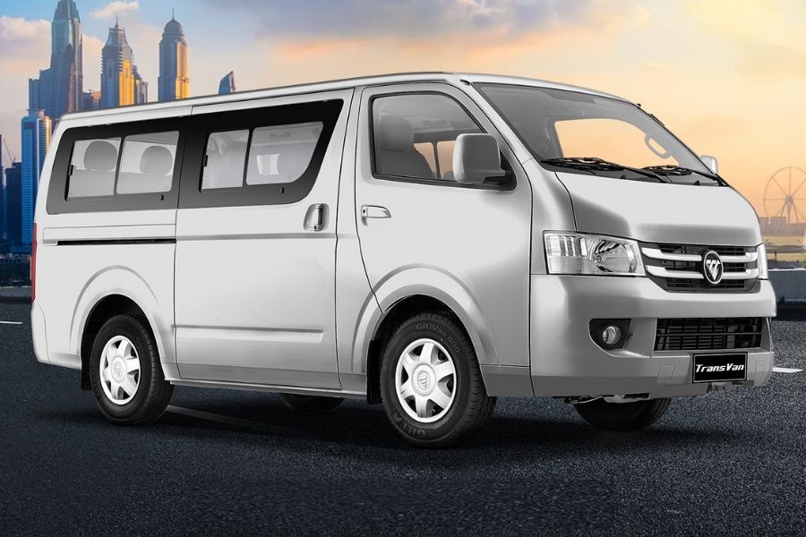 Olympic gold medalist Hidilyn Diaz receives Foton TransVan, Kia Stonic