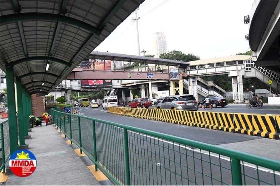 MMDA opens footbridge connecting MRT Buendia to new EDSA Busway