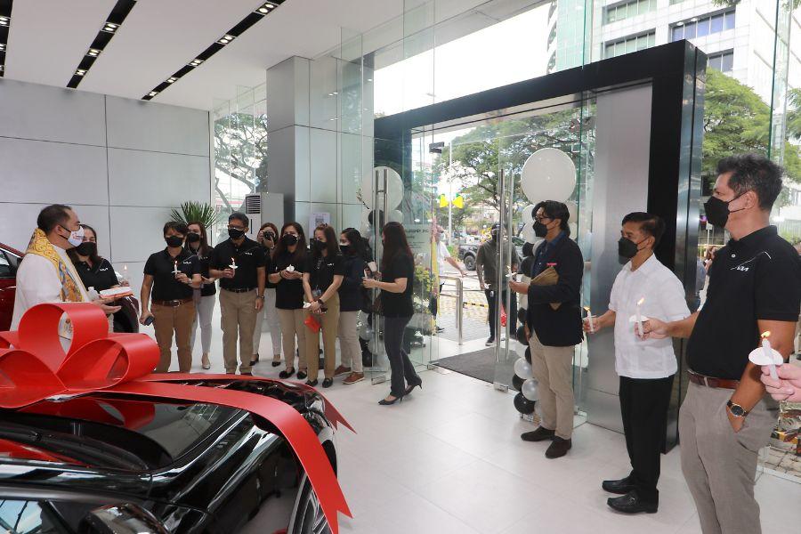 Kia PH officially welcomes new brand identity via Alabang showroom