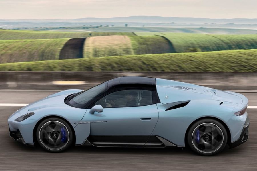 Maserati MC20 Cielo is a V6 supercar with unli-headroom