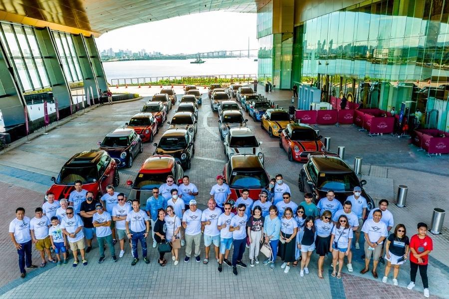 Mini owners drive through Cebu’s iconic CCLEX bridge
