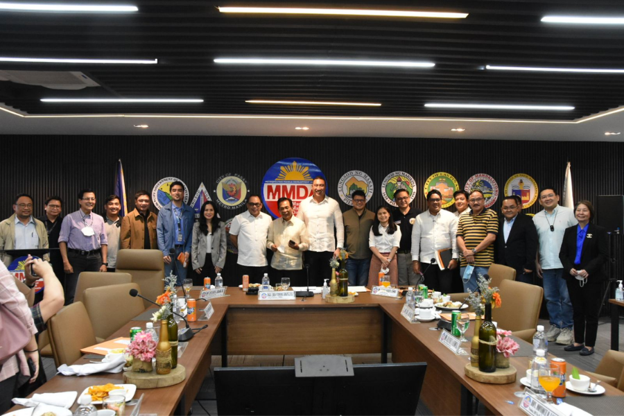 Metro Manila mayors approve exclusive motorcycle lane on Commonwealth