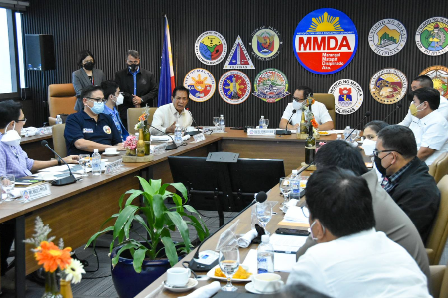 Metro Manila mayors approve exclusive motorcycle lane on Commonwealth