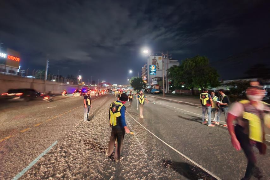 QC, MMDA start putting road markings for exclusive motorcycle lane