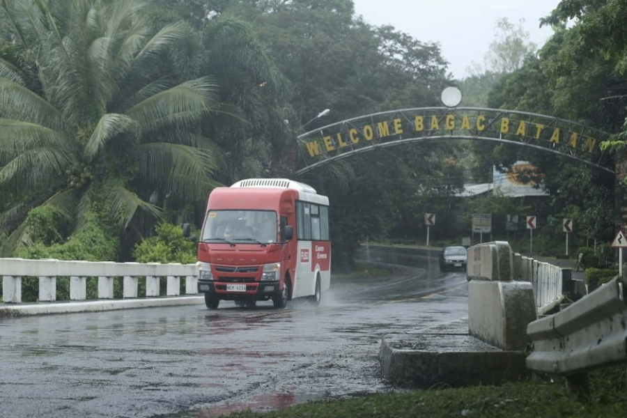 Fuso Canter Express modern PUV gets 8.8 km/l fuel economy