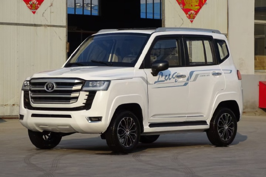 Tiny replica of Land Cruiser 300 emerges in China