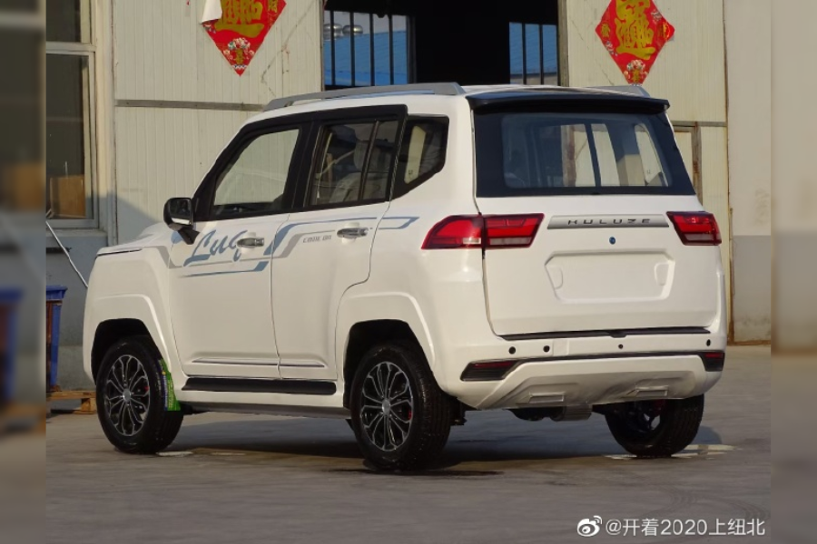 Tiny replica of Land Cruiser 300 emerges in China