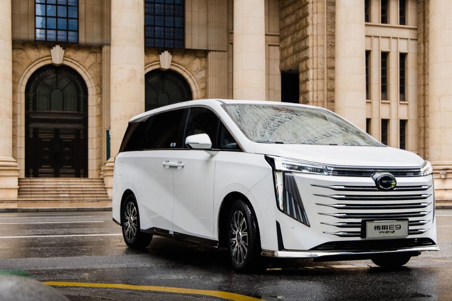 GAC Trumpchi E9 plug-in hybrid MPV has 367 hp, over 100 km range
