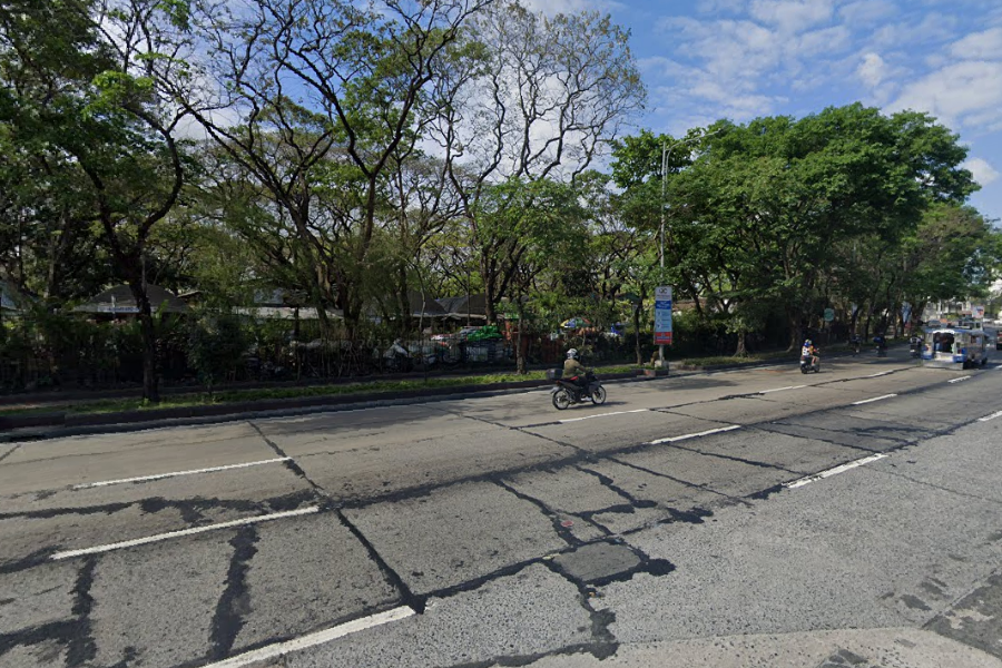 DOTr breaks ground for bike lane expansion project in Quezon City