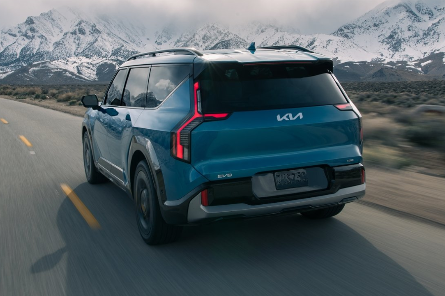 Kia EV9 can go up to 489 km on single charge under EPA standards