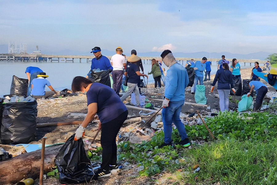 Chevron Philippines conducts coastal clean-up activity in Batangas