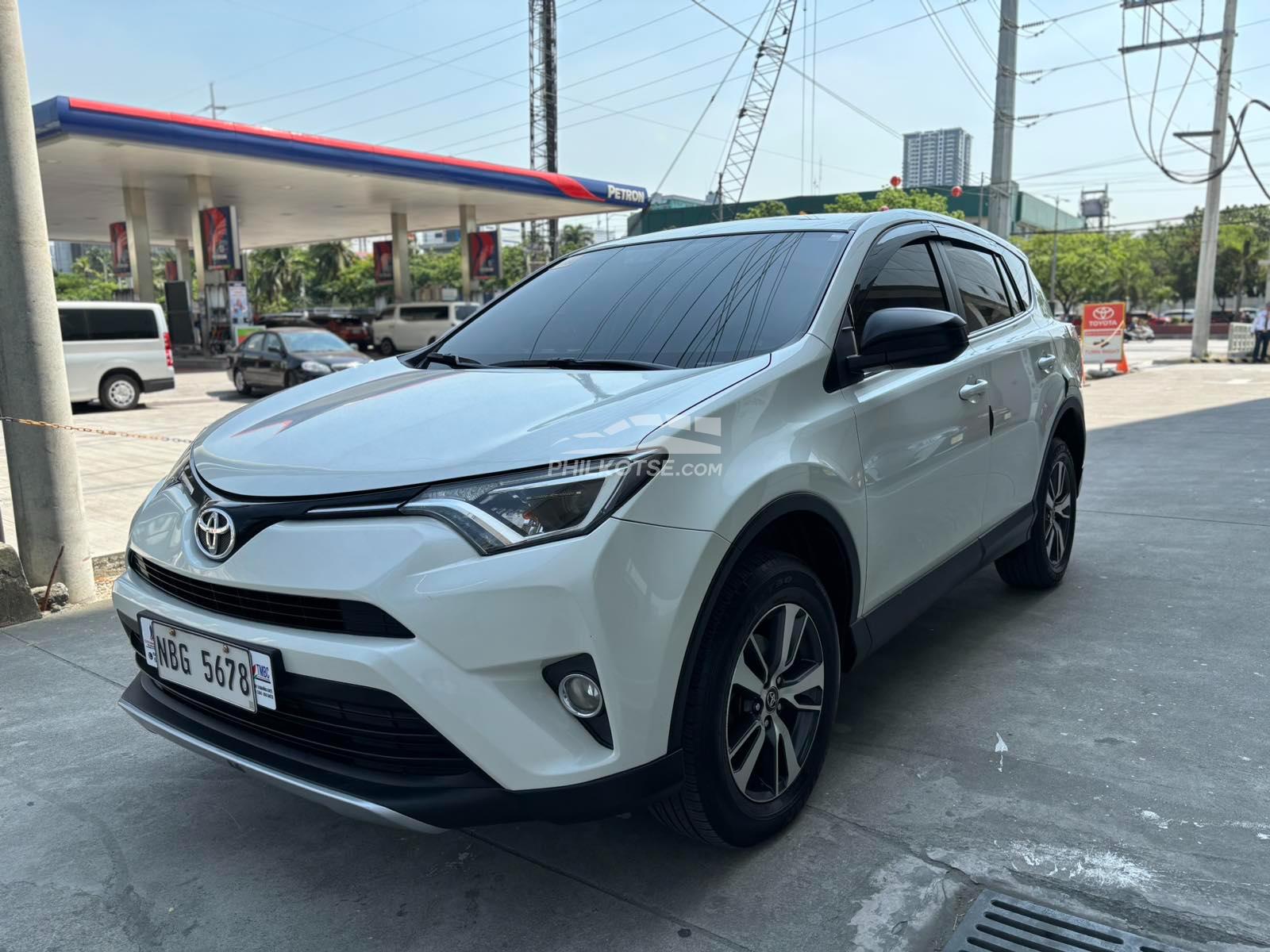 Buy Used Toyota RAV4 2018 for sale only ₱880000 - ID849016