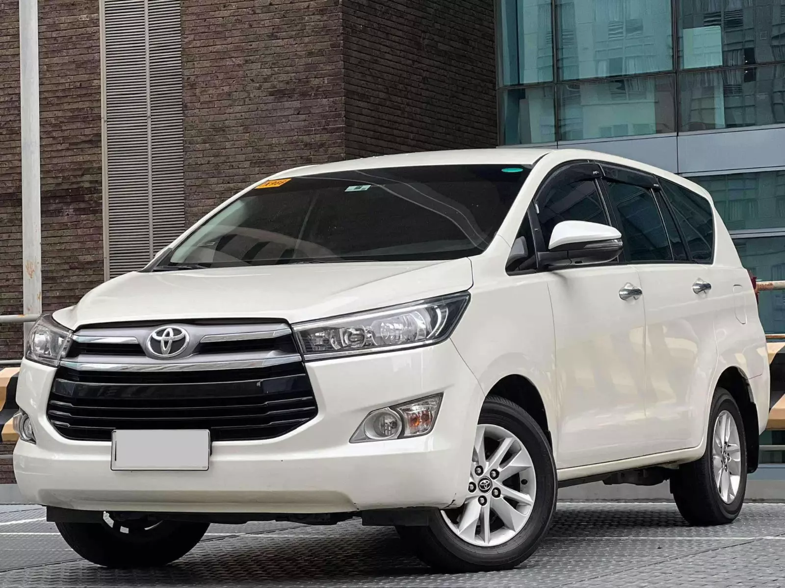 Buy Used Toyota Innova 2019 for sale only ₱948000 - ID859340