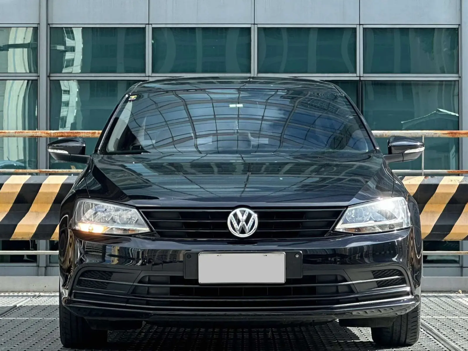 Buy Used Volkswagen Jetta 2016 for sale only ₱478000 - ID863026