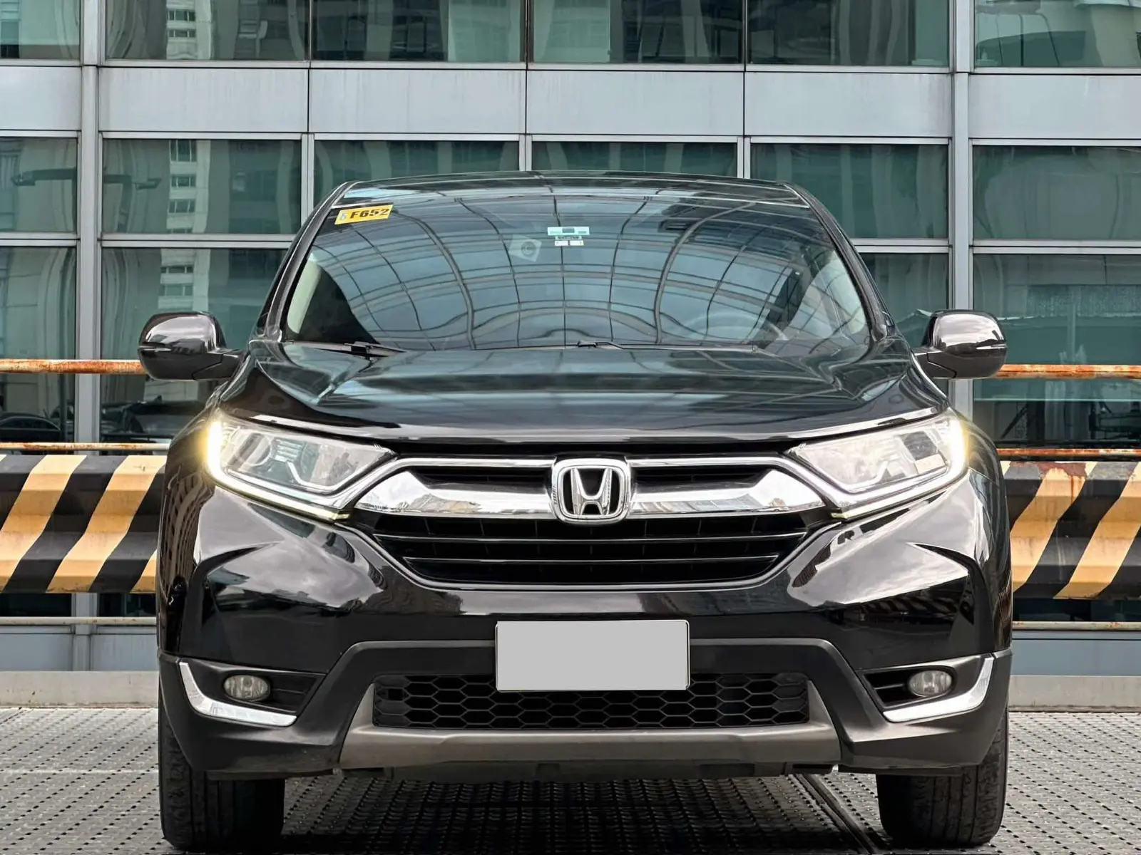 Buy Used Honda CR-V 2018 for sale only ₱918000 - ID863068