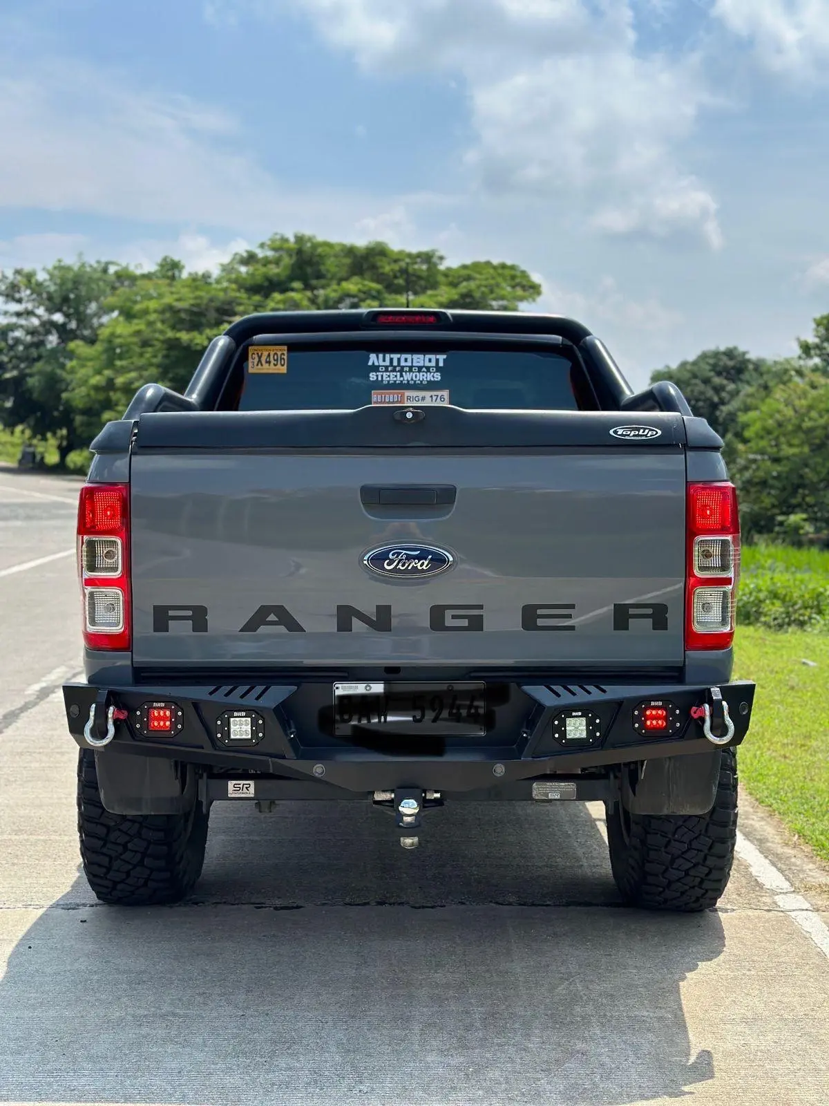 Buy Used Ford Ranger 2023 for sale only ₱1400000 - ID874616