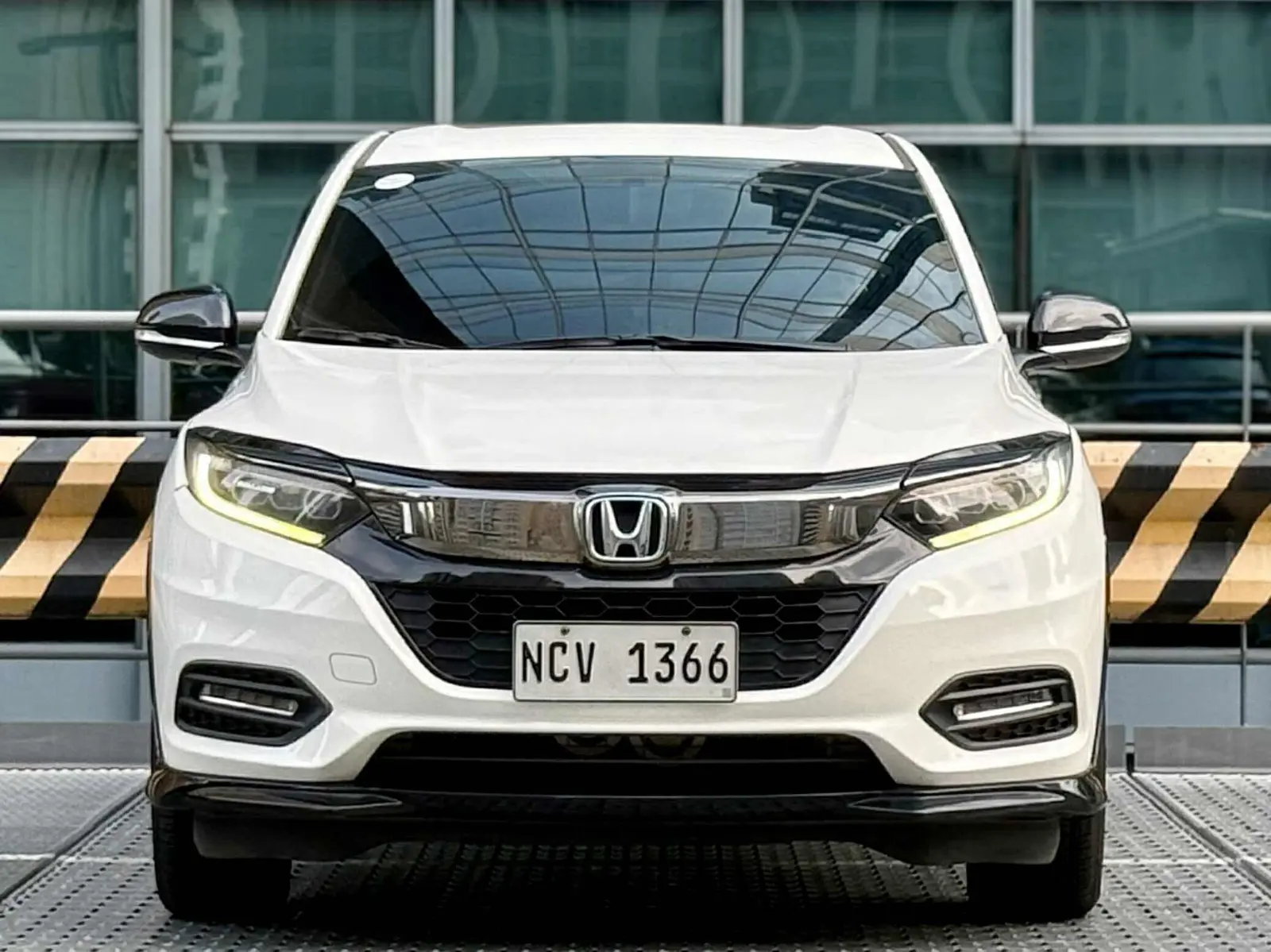 Buy Used Honda HR-V 2018 for sale only ₱698000 - ID876824