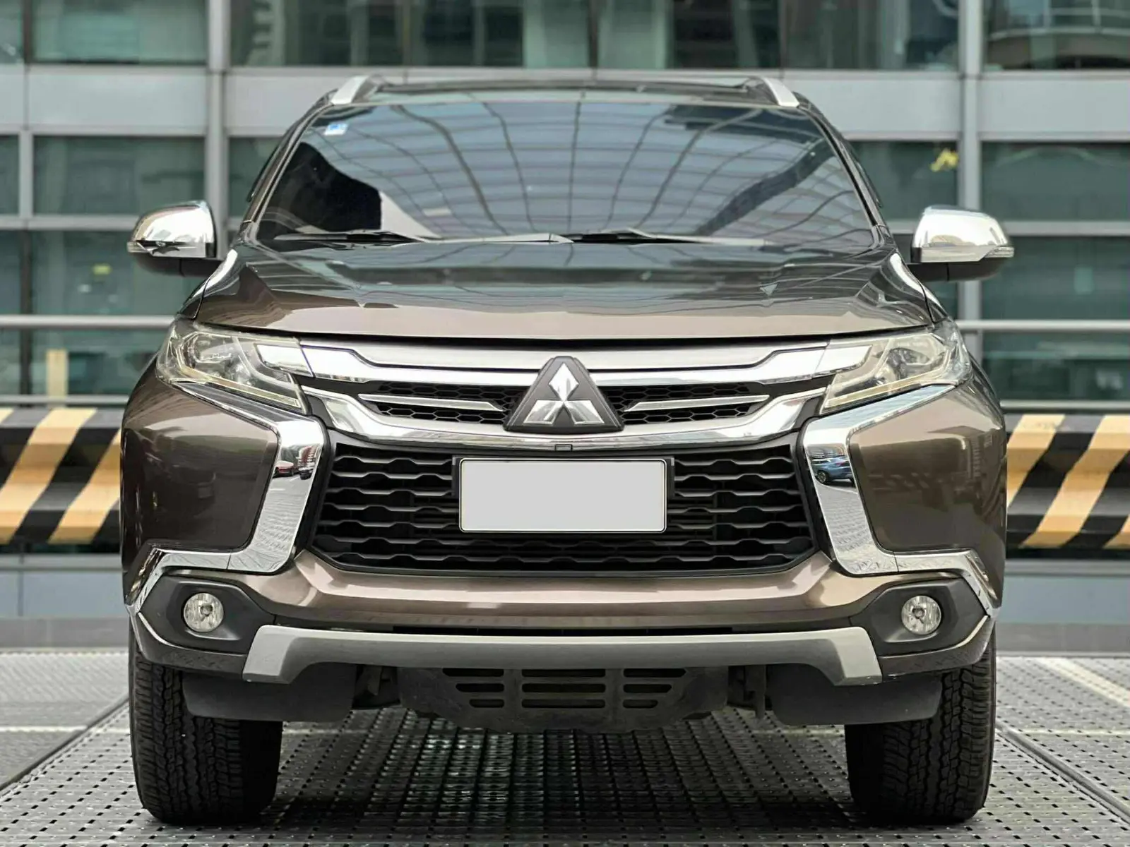 Buy Used Mitsubishi Montero 2018 for sale only ₱1028000 - ID877225