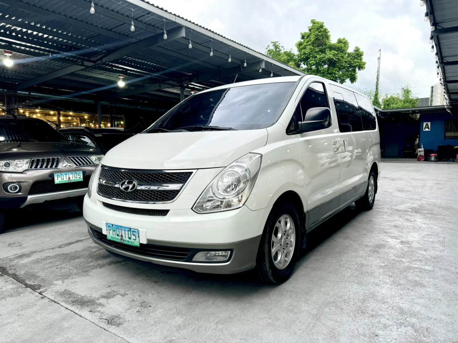 Buy Used Hyundai Grand Starex 2010 for sale only ₱448000 - ID879177