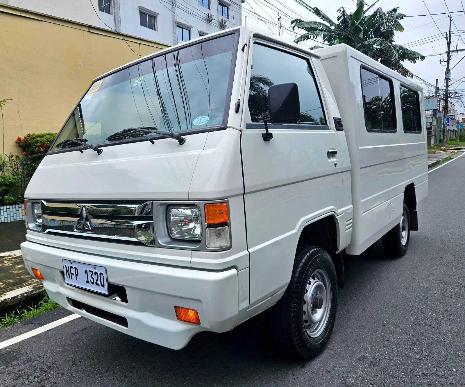 Buy Used Mitsubishi L300 2022 for sale only ₱585000 - ID879995