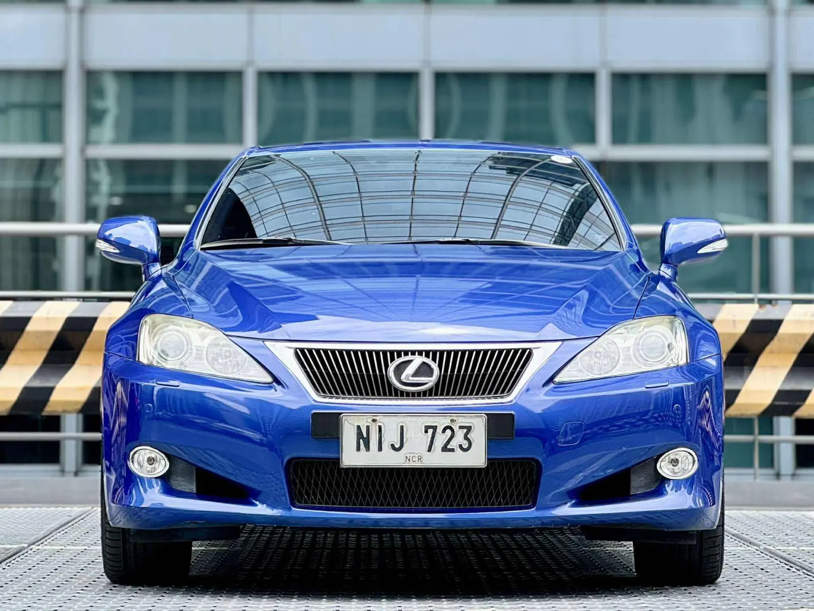 Buy Used Lexus Is300c 2010 for sale only ₱1198000 - ID881877