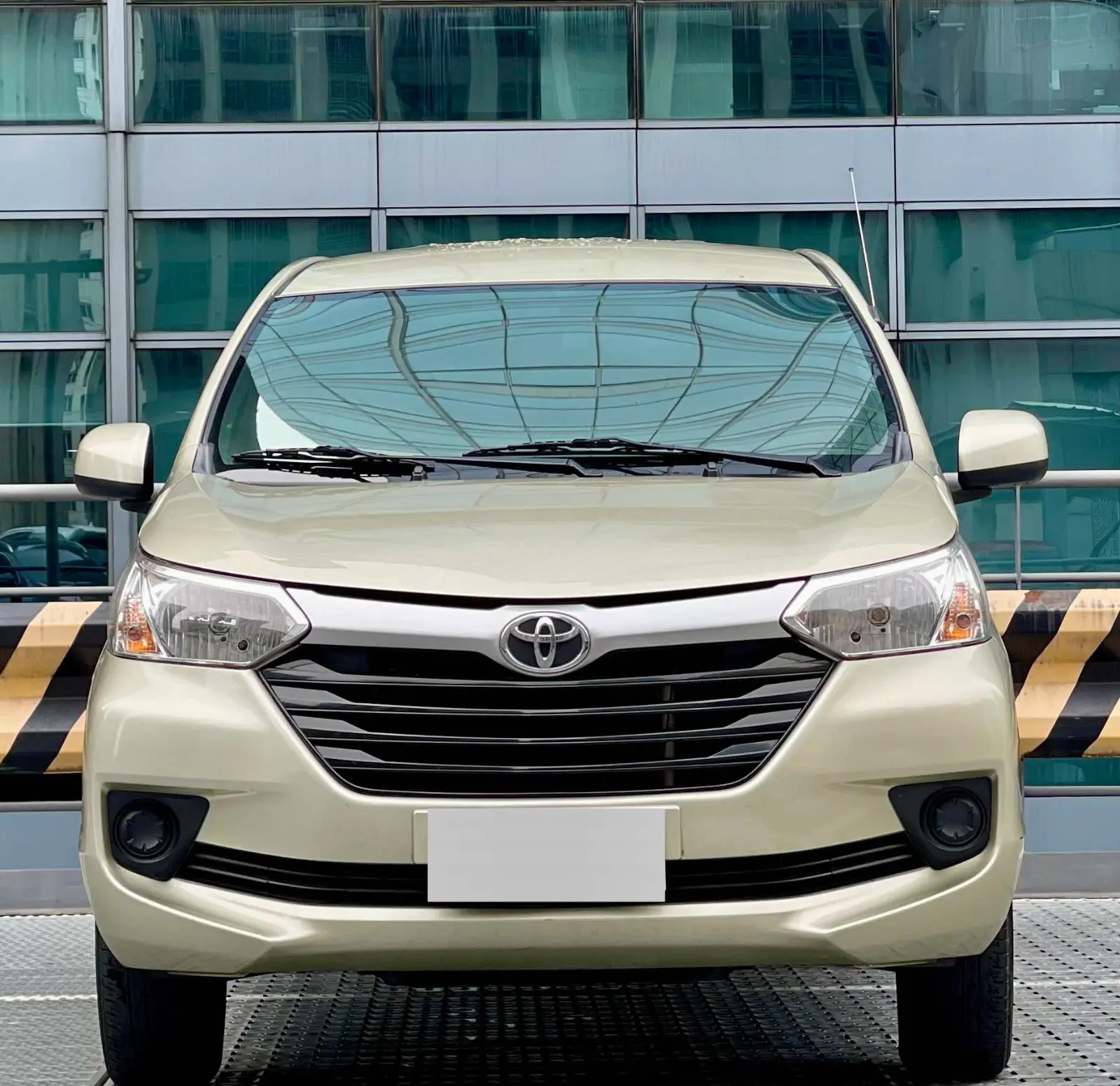 Buy Used Toyota Avanza 2016 for sale only ₱498000 - ID881892