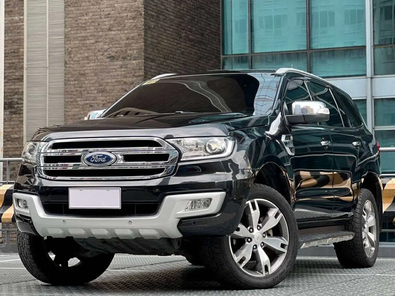 Buy Used Ford Everest 2016 for sale only ₱808000 - ID882013